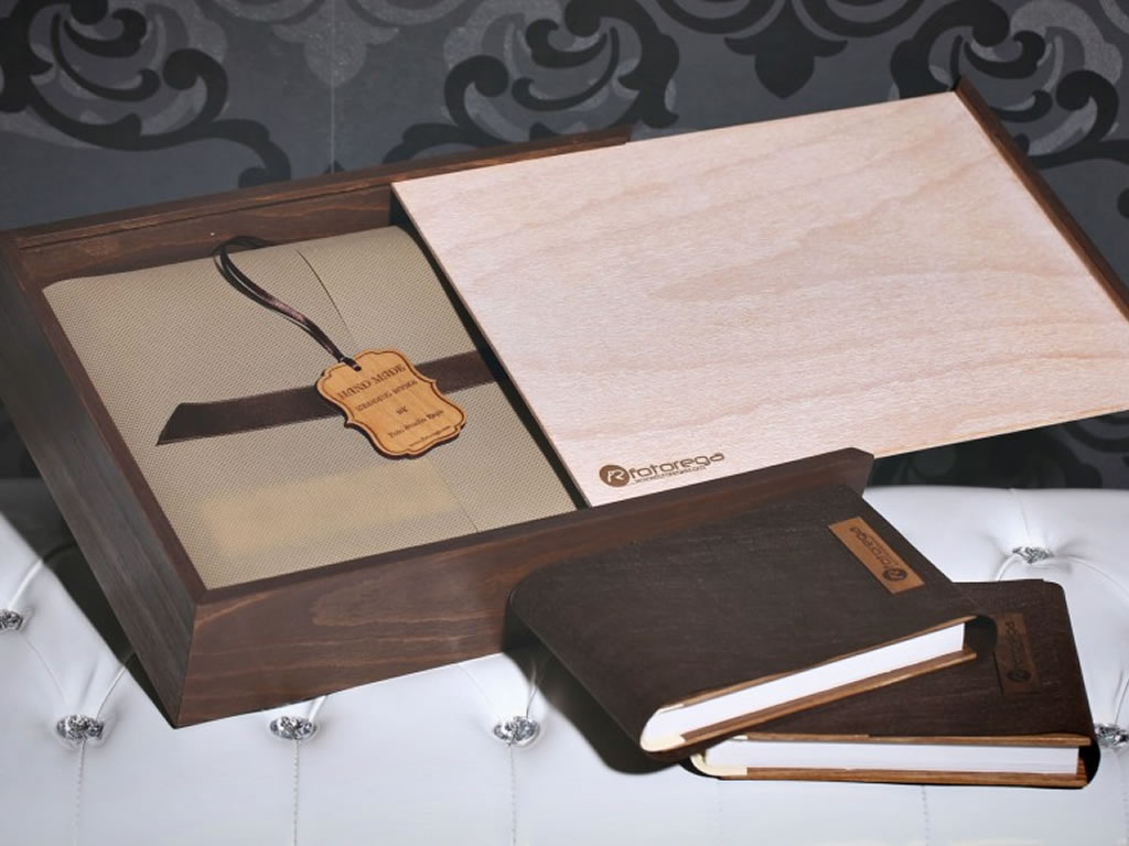 Small Photobook - Regwood | Wooden Products for Lasting Memories